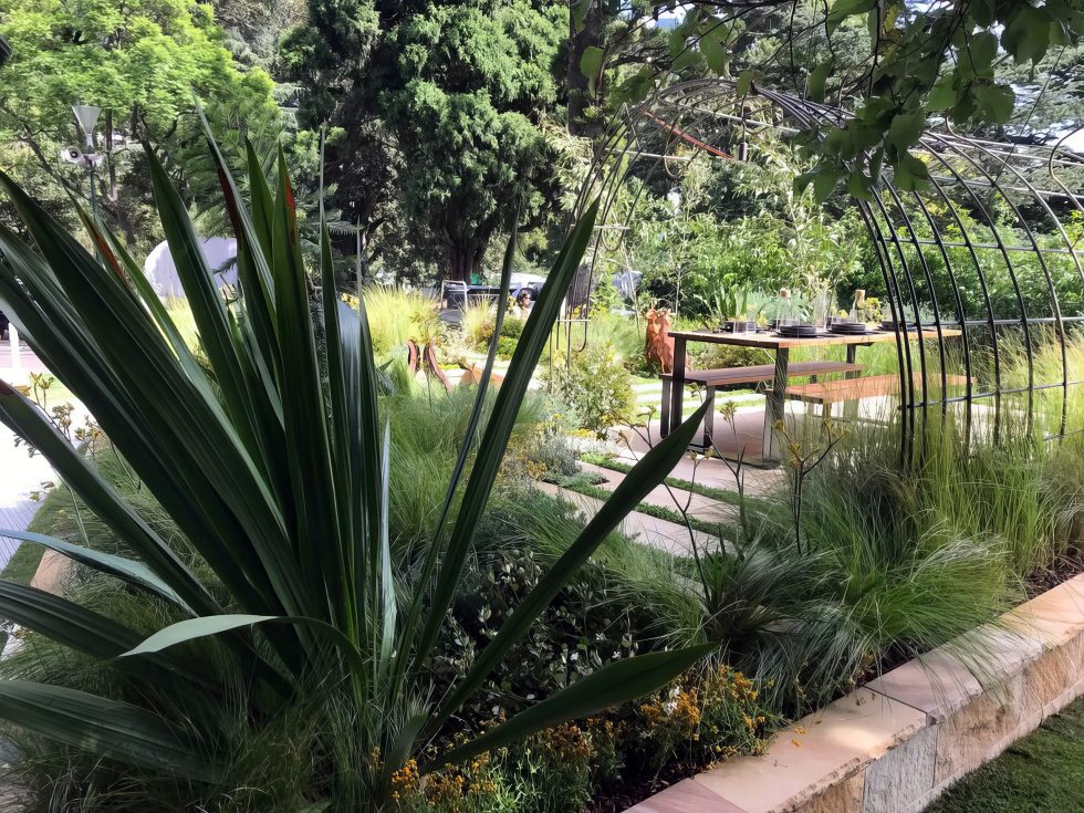 Garden Edging, Sandstone Capping & Pool Coping | Sandstone Products ...